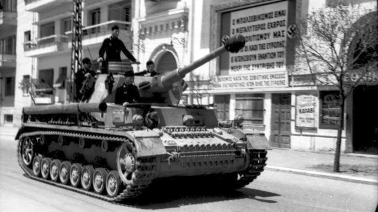 បារាំង និង អង់គ្លេស ឈរ ឱបដៃ មើល ហ៊ីត្លែរ បង្កើន កម្លាំង ទ័ព រំលោភ លើ ...