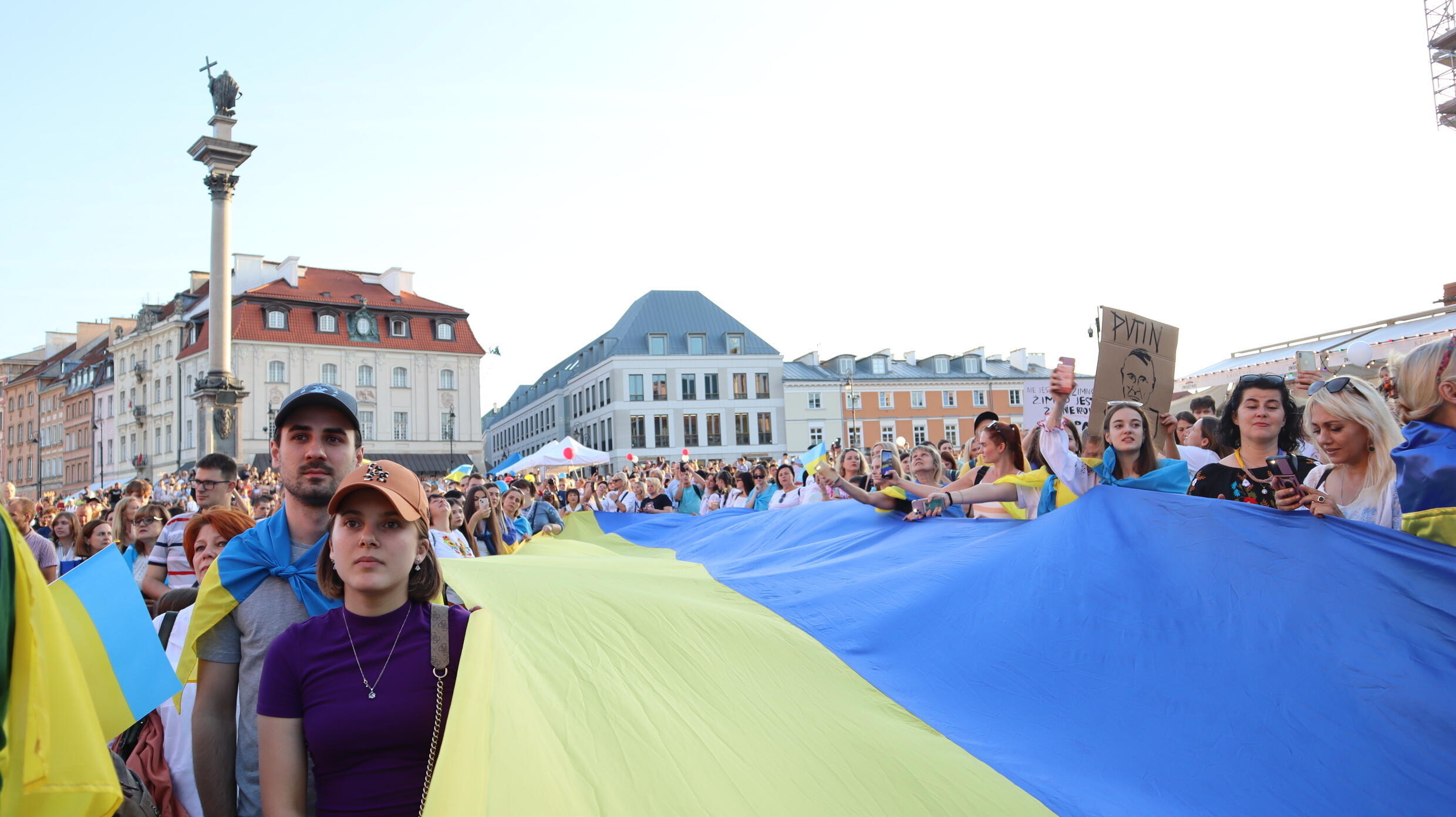 32 річниця проголошення Незалежності України тисячі українців вийшли на вулиці Варшави
