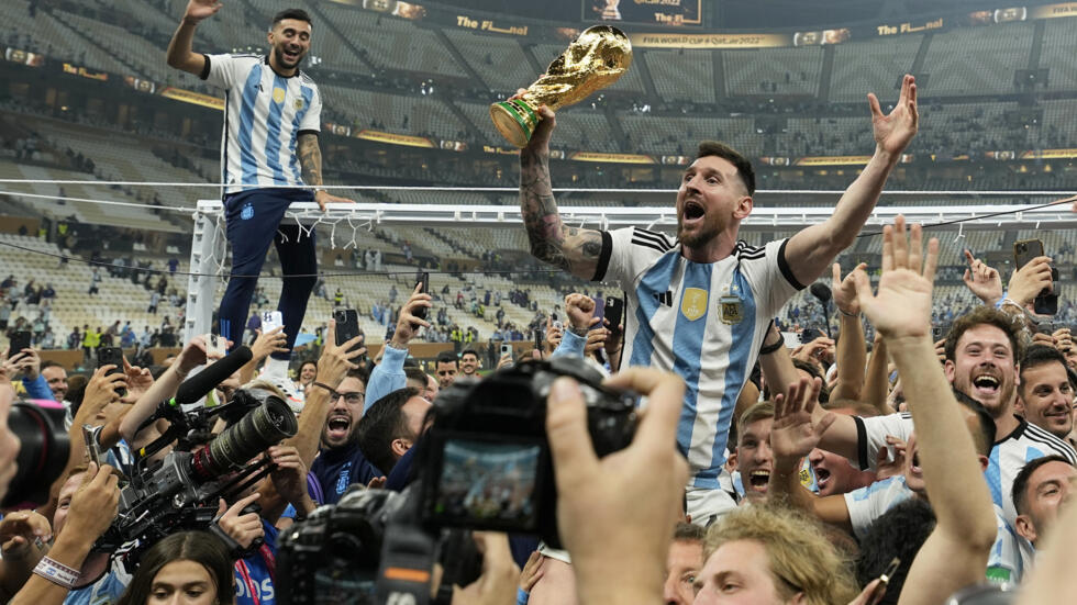 À la Une: le sacre de l’Argentine en finale de la Coupe du monde ...