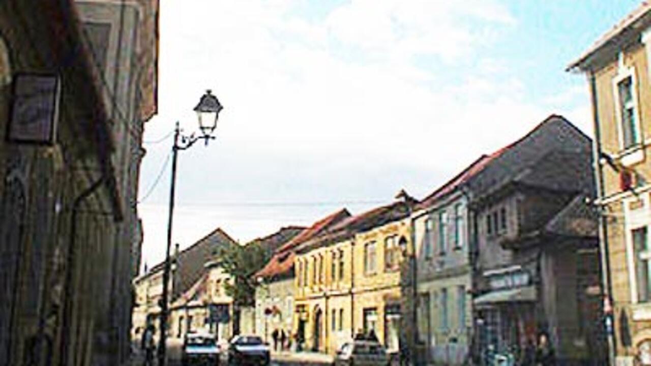 Roumanie: le mur qui sépare Roumains et gitans - Bonjour l'Europe