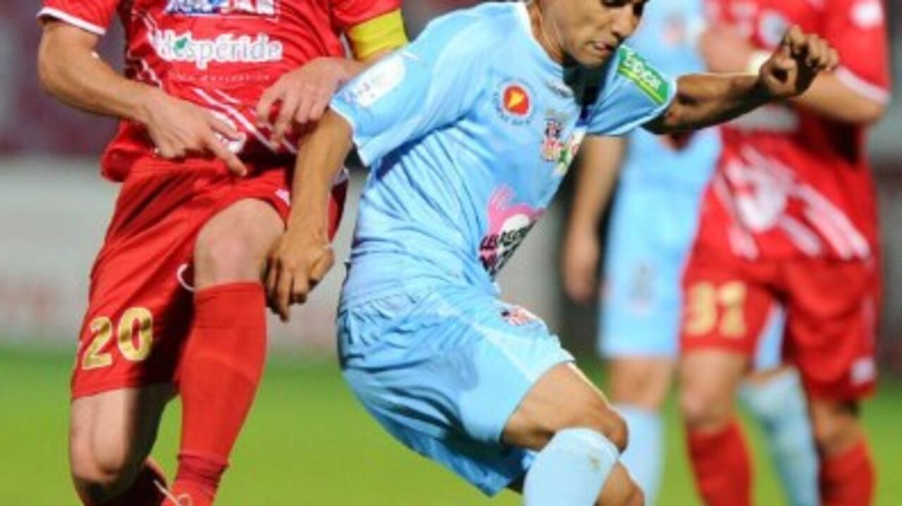 Football : Mehdi Mostefa arrive dans l'élite sur le tard - RFI