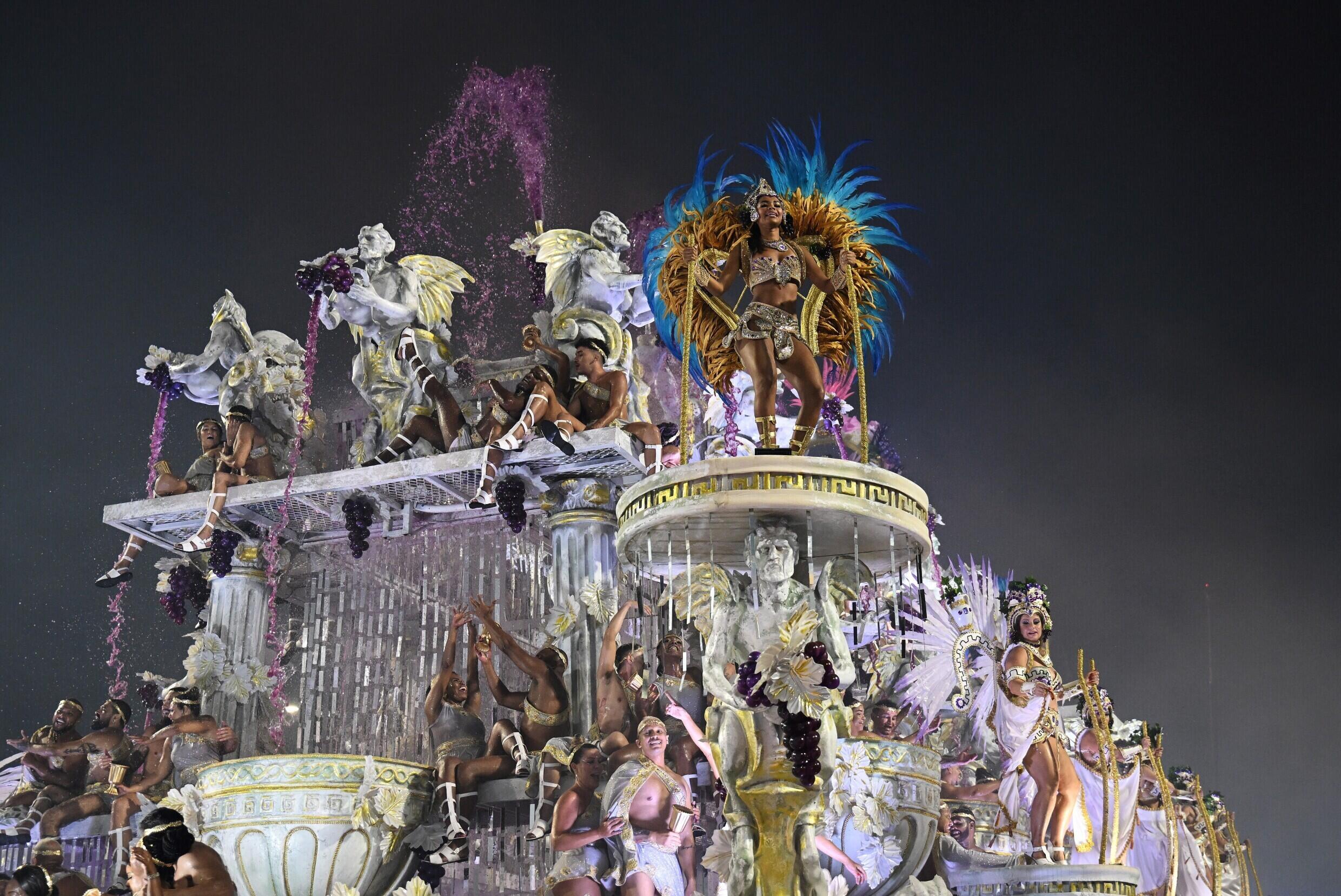 Carnaval de Rio de Janeiro se despide con una inyección de alegría