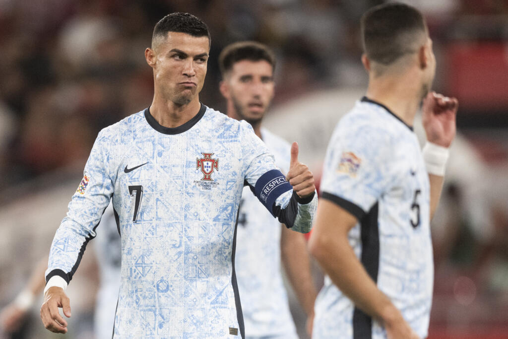 Euro winners Spain held in Nations League, Ronaldo scores 900th goal