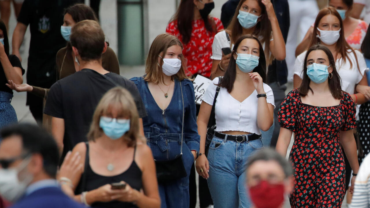 Paris makes face masks compulsory everywhere from Friday