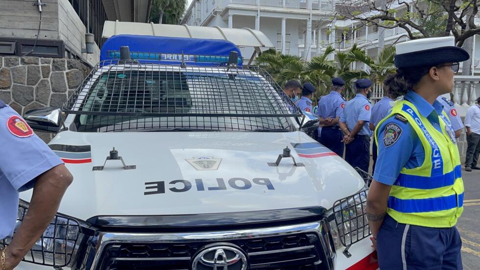 Maurice: une affaire d'écoutes téléphoniques secoue la campagne électorale