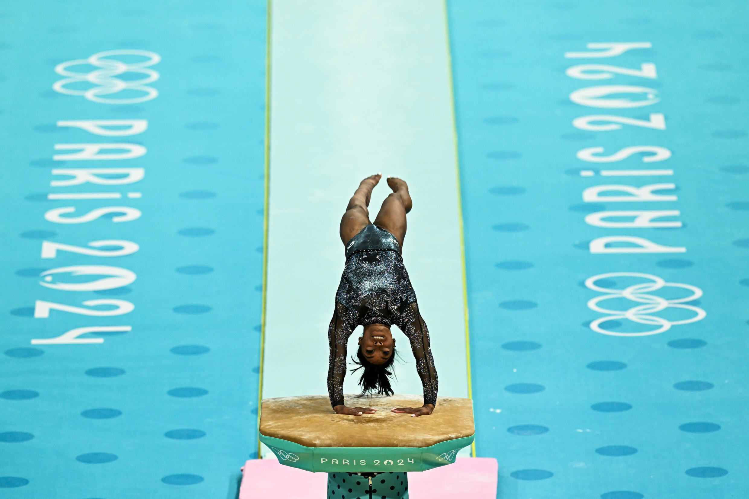 Gymnastique: le premier show époustouflant de Simone Biles