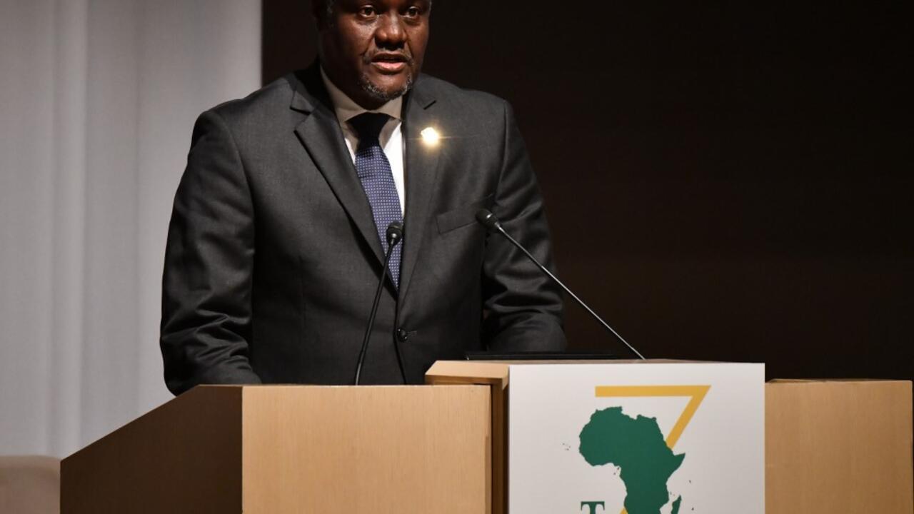 Sommet extraordinaire de l'UA: Moussa Faki Mahamat seul candidat en ...