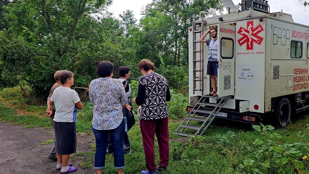 Ukraine: à Shandryholove, une unité médicale mobile soulage des ...