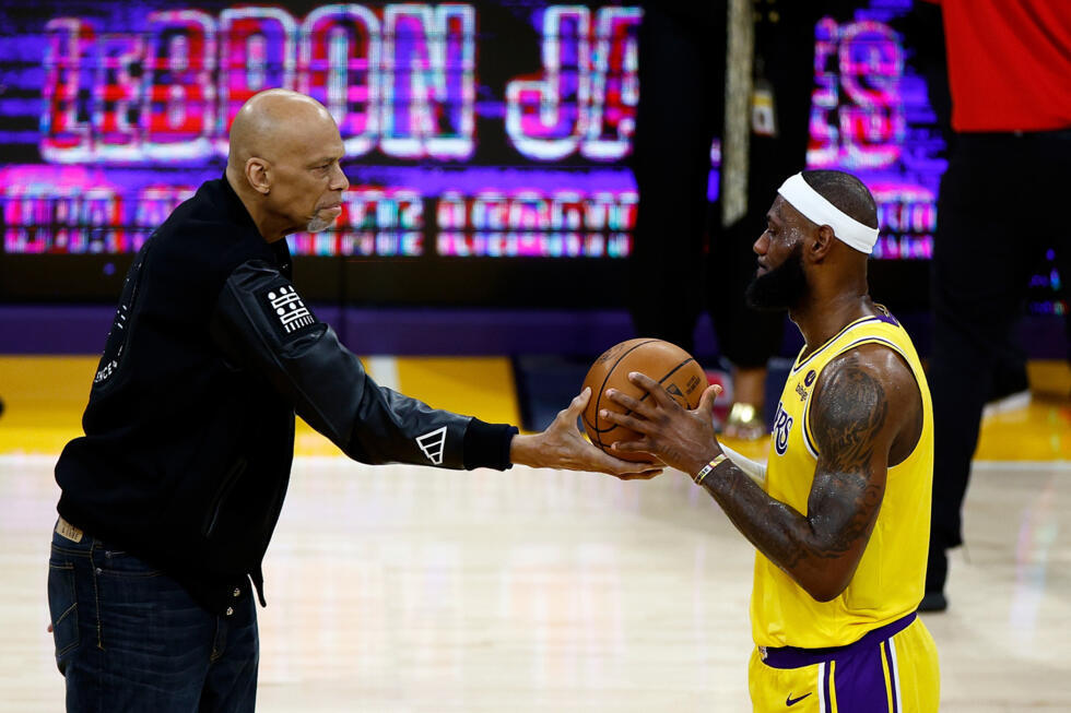 NBA: LeBron James franchit le mont Abdul-Jabbar et écrit l'Histoire