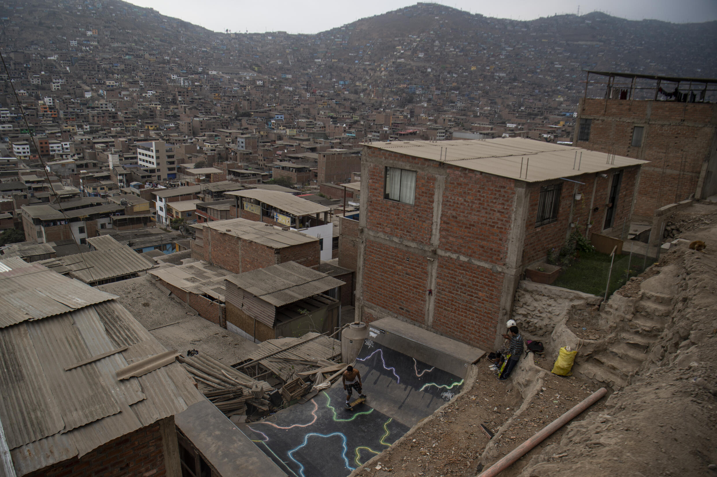 El skate y la pasión que despierta en jóvenes de un barrio marginal limeño