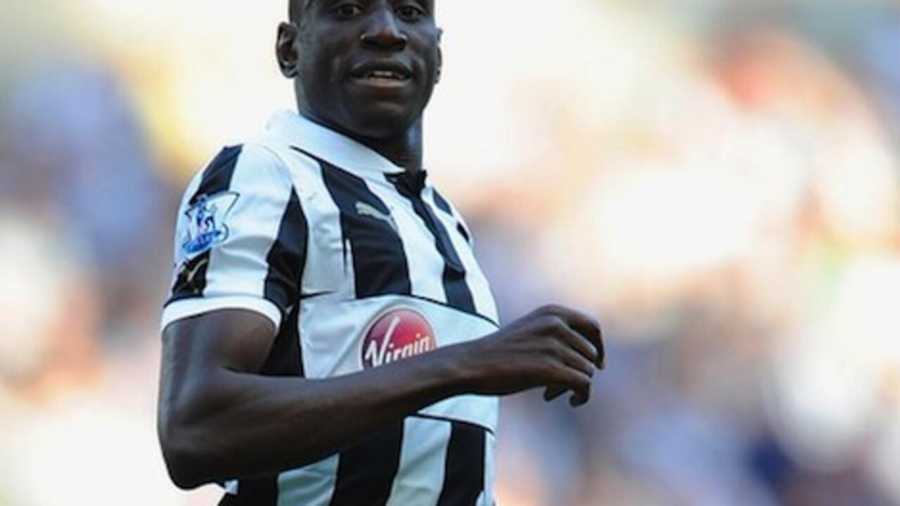 Le Sénégalais Demba Ba signe à Chelsea