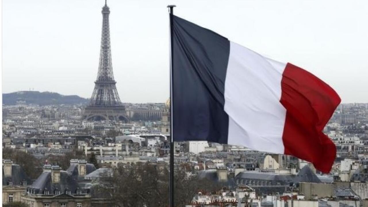 French consumers boost economic growth