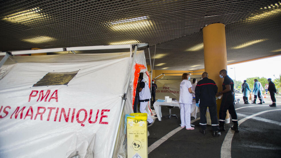 Covid-19 en Martinique: l'hôpital de Fort-de-France submergé