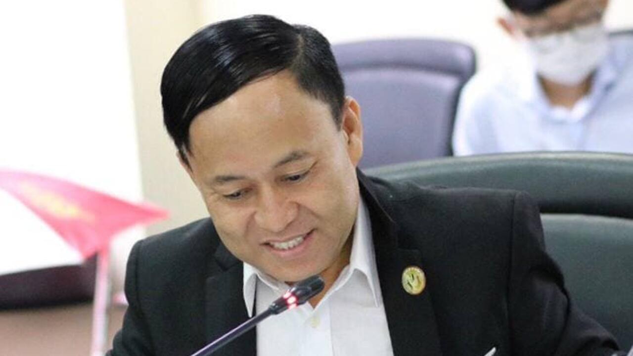 លោកស៊ិន ចន្ធី៖ មានតែការអប់រំខ្ពស់ទេ ទើបអាចធ្វើឱ្យរួចផុតពីភាពក្រីក្របាន ...