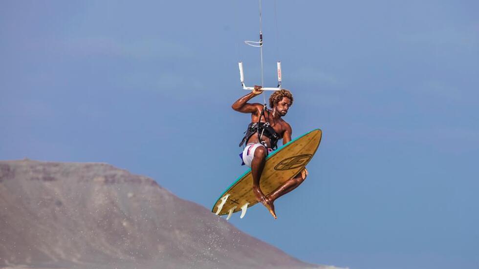 Mitu Monteiro quase a terminar a volta a Cabo Verde em "kitesurf ...