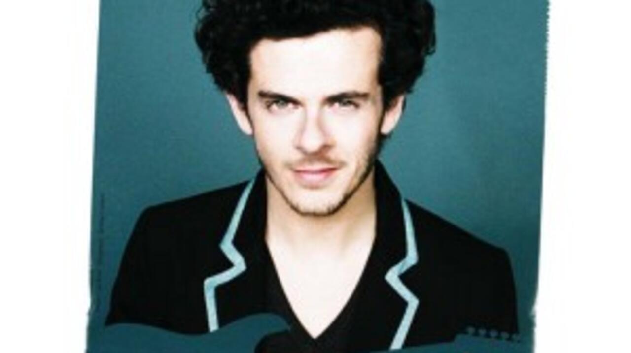 1. Michaël Gregorio - Sur le pont des arts