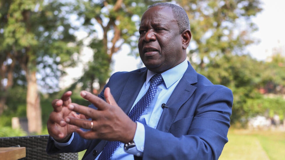 Lutero Simango do MDM alerta para risco de "divisão total" em Moçambique