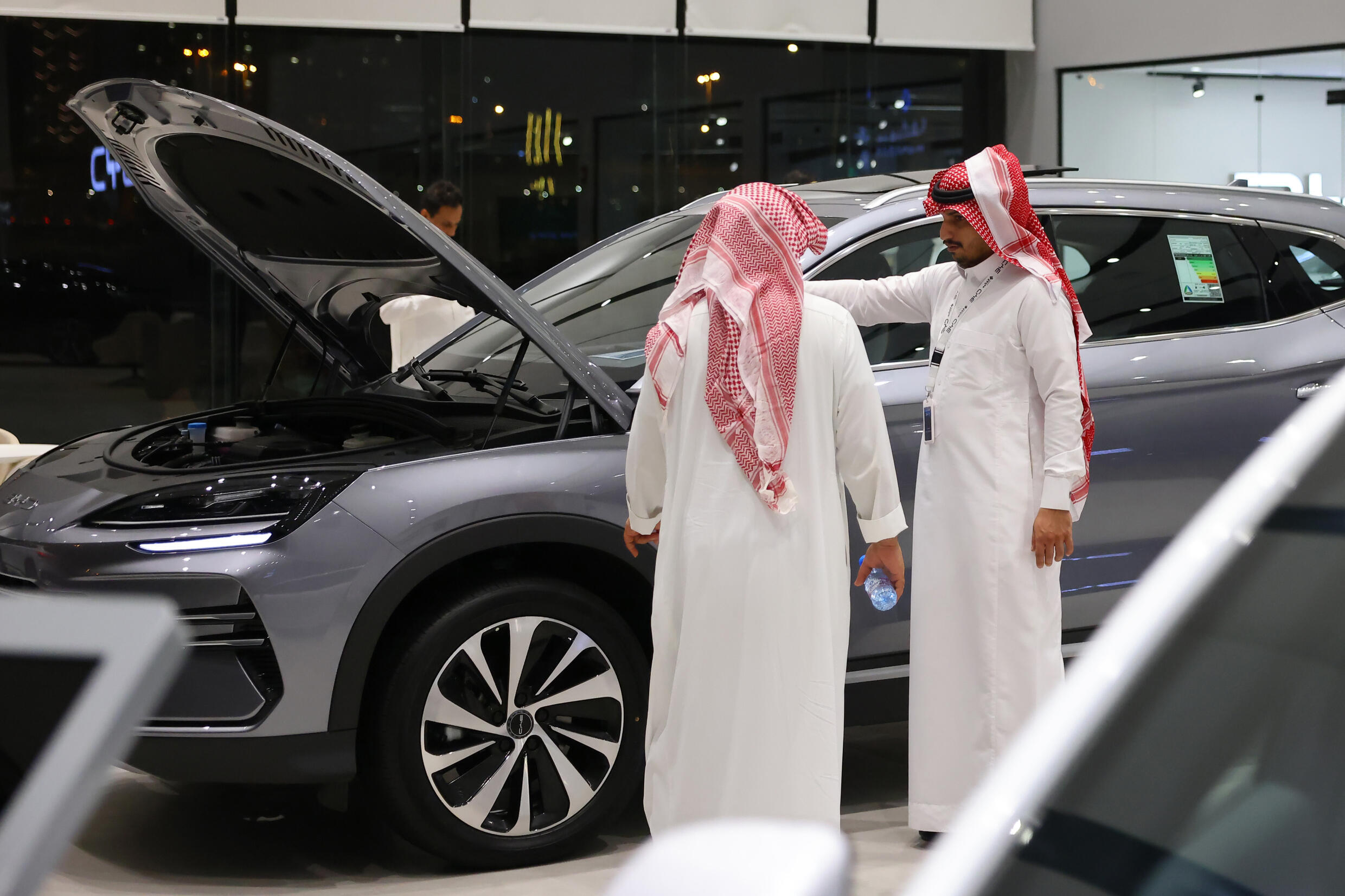 In fuel-guzzling Saudi Arabia, electric cars pique interest