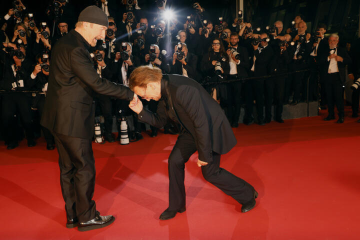 Bono (U2) face show la Cannes (FOTO)