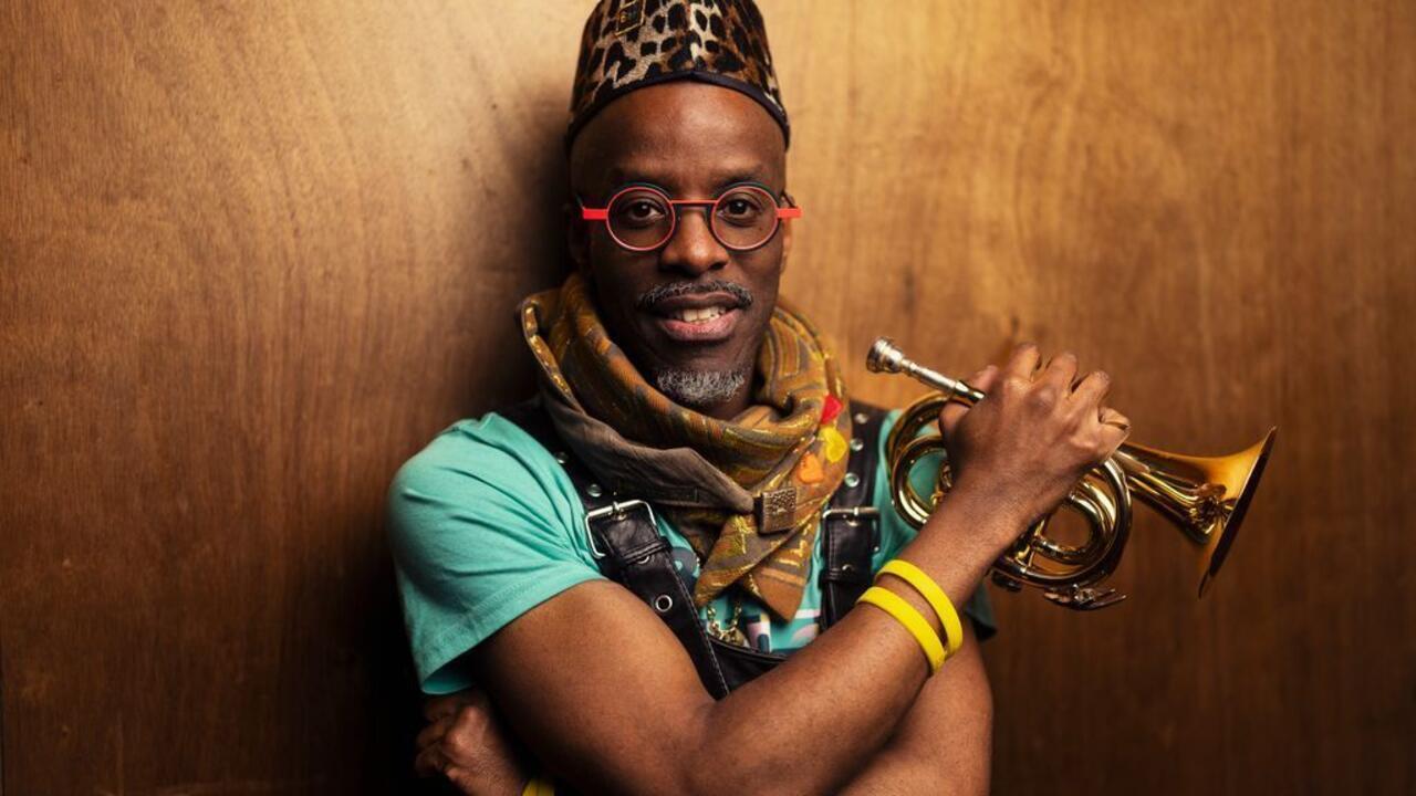 «sMiles», l'hommage de Jowee Omicil à Miles Davis - Le choix musical de ...