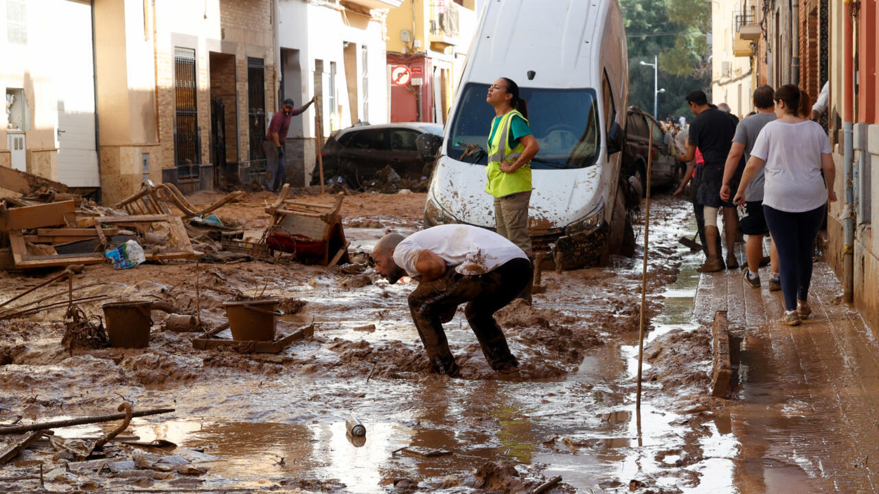 Inondations catastrophiques à Valence: plus de 150 morts, encore «des ...