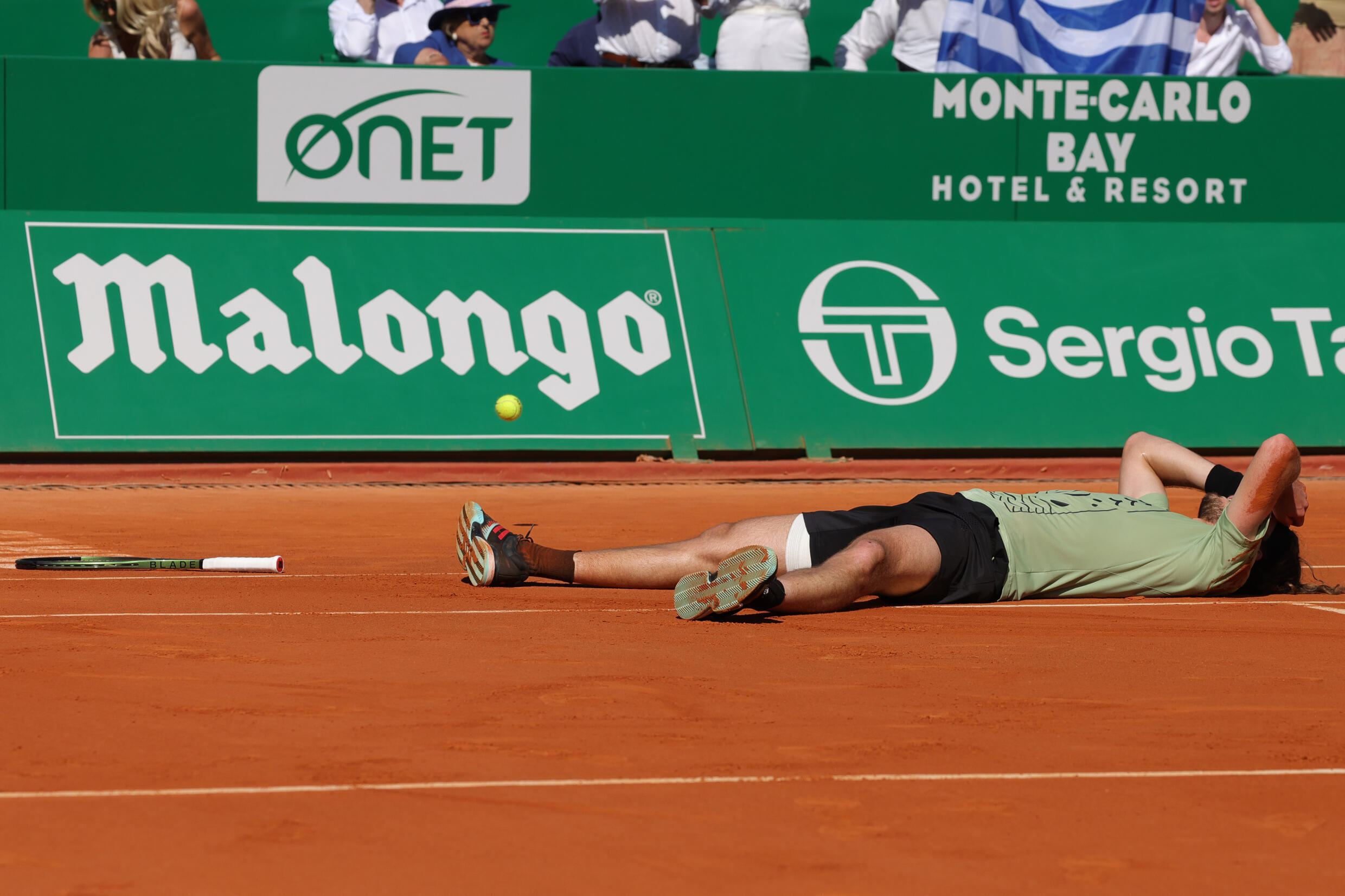 Monte-Carlo: Tsitsipas reste le roi