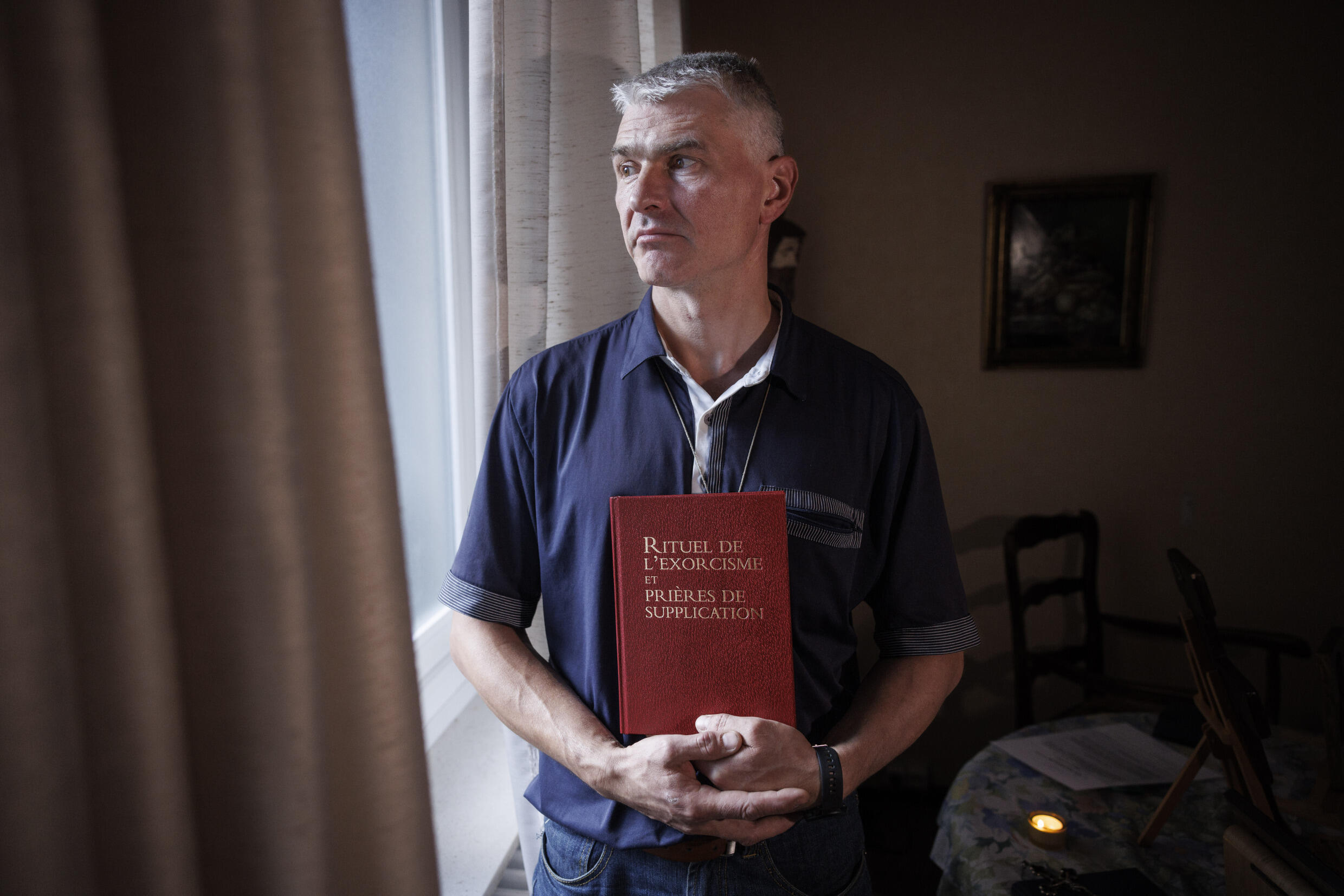 Exorcista en Bélgica se enfrenta a los demonios y los clichés