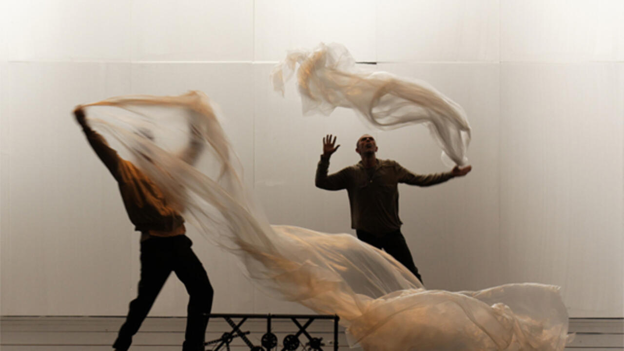 2. «Ici», le nouveau spectacle du jongleur Jérôme Thomas - Culture vive