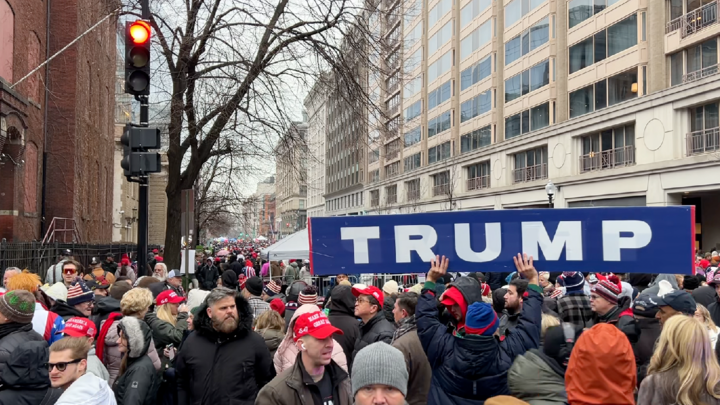 Prima zi a noului mandat Trump. Ce se va întâmpla? - Revista presei ...