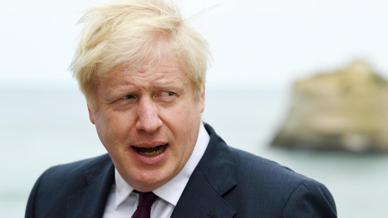 Em Biarritz, Boris Johnson tenta ainda alternativa para um Brexit menos ...