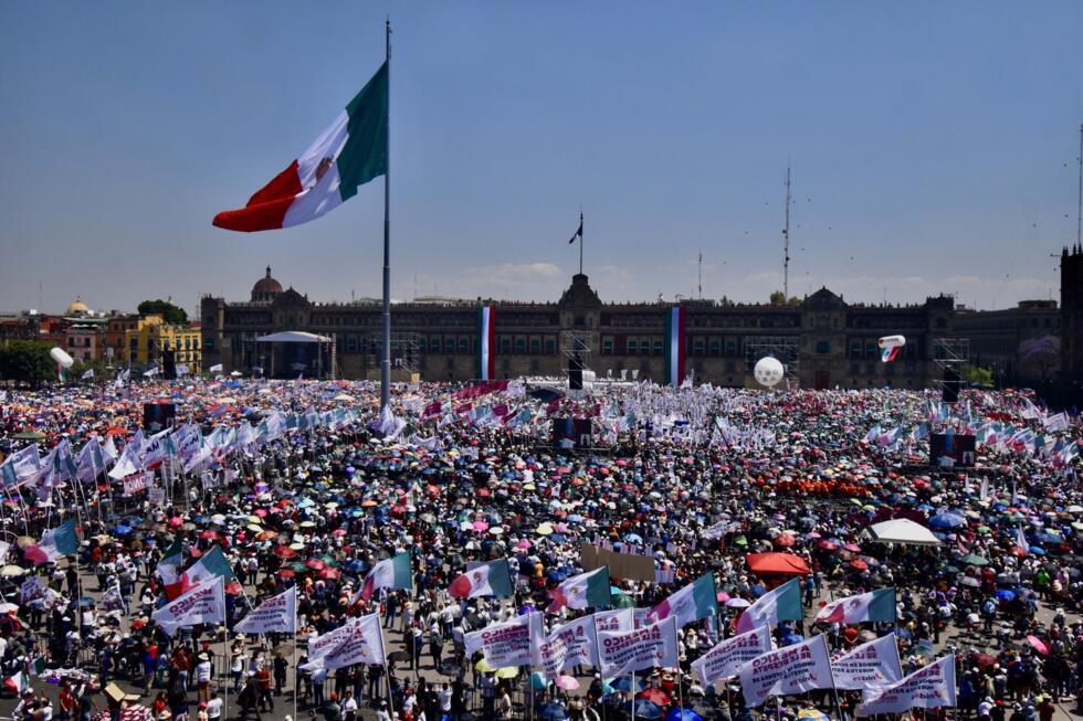 At mass rally, Mexico president says confident Trump tariffs resolved