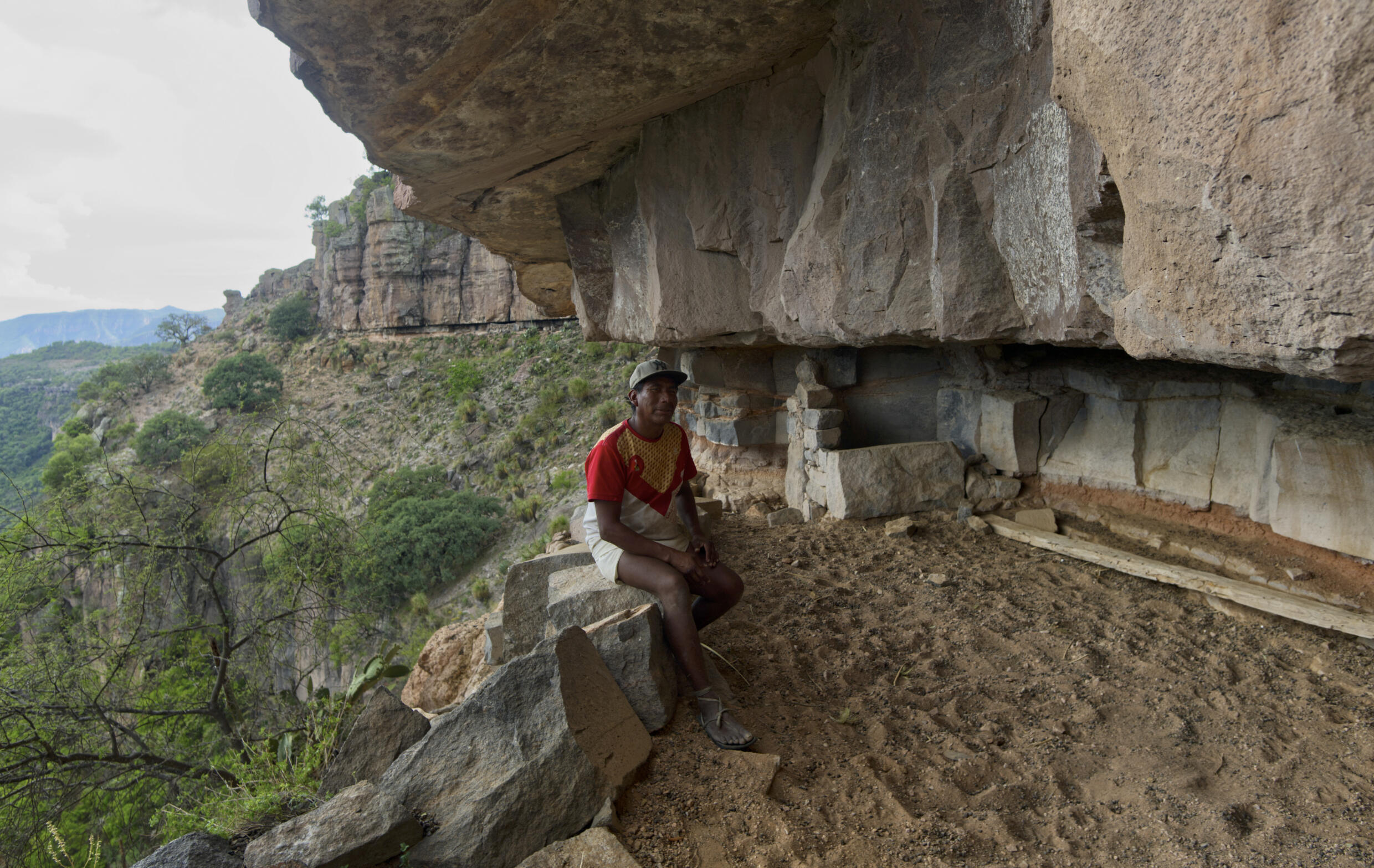 Pianist dedicates music to Indigenous people who inspired him