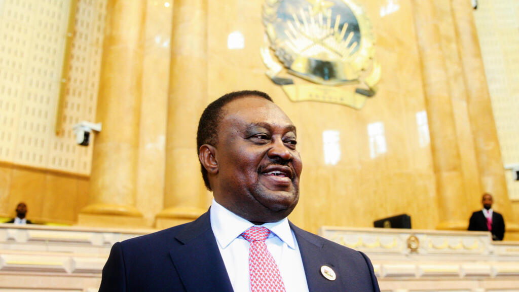 Angola: Morte de ex presidente da Assembleia, Fernando da Piedade dos Santos - RFI