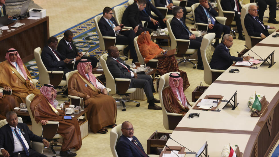 Ƙasashen Larabawa na kira da a kara matsin lamba don kawo karshen zubar ...