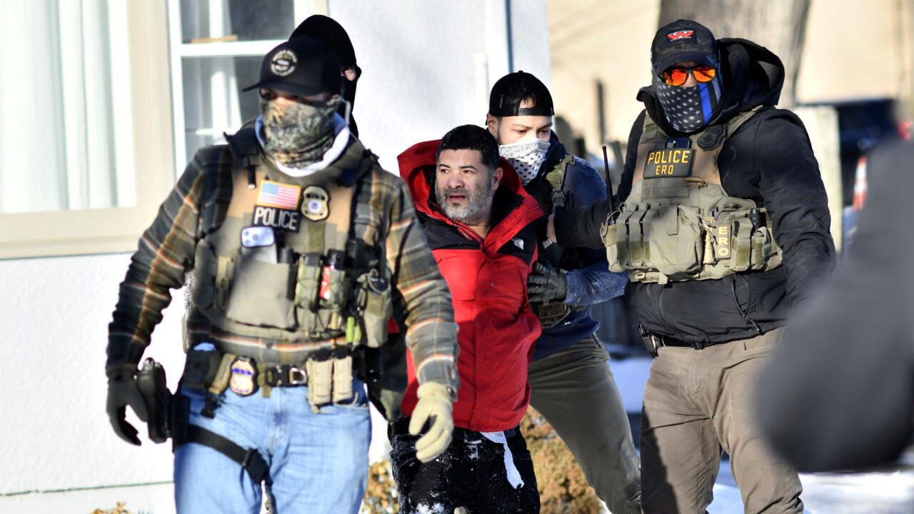 Recrutamento acelerado de perfis 'hooligans' e falhas de treinamento ...