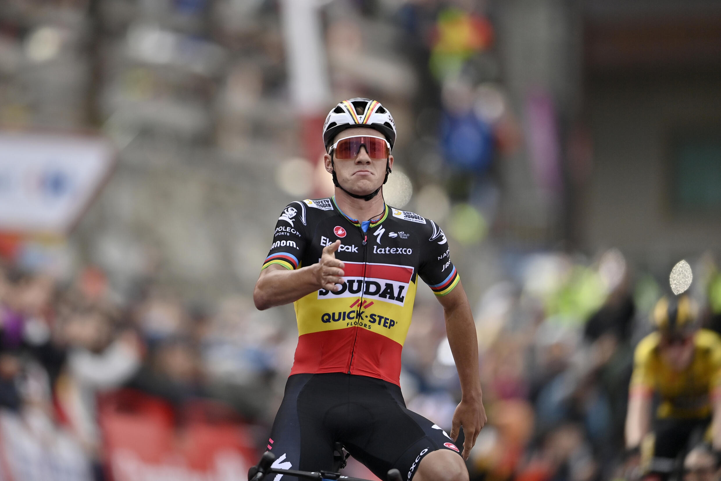 Tour d'Espagne: coup double pour Evenepoel, nouveau maillot rouge