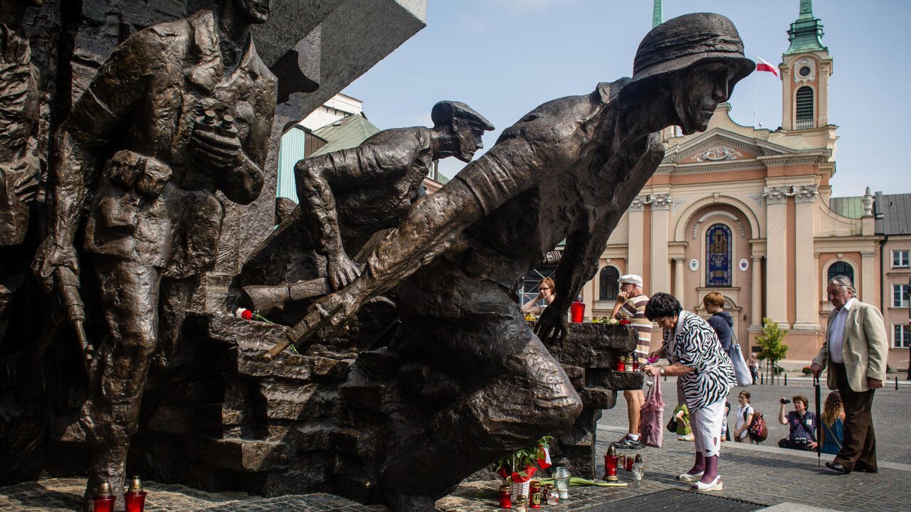 Pologne: hommage aux héros de l'insurrection de Varsovie