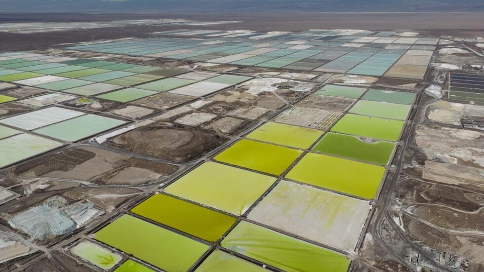 Chili: comment l'extraction du lithium provoque l'affaissement du ...