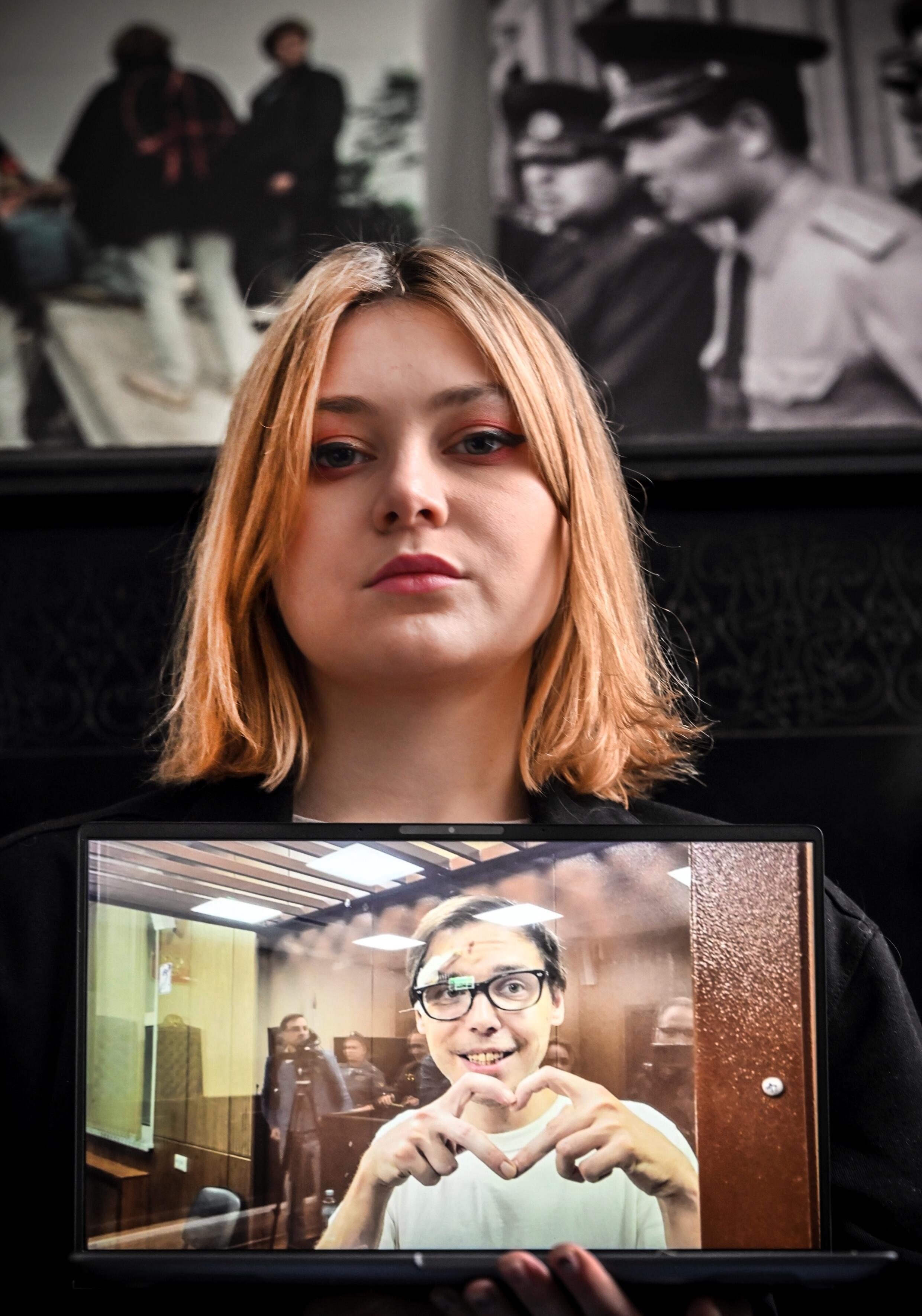 Alexandra y Artiom, una pareja de enamorados separados por la represión ...