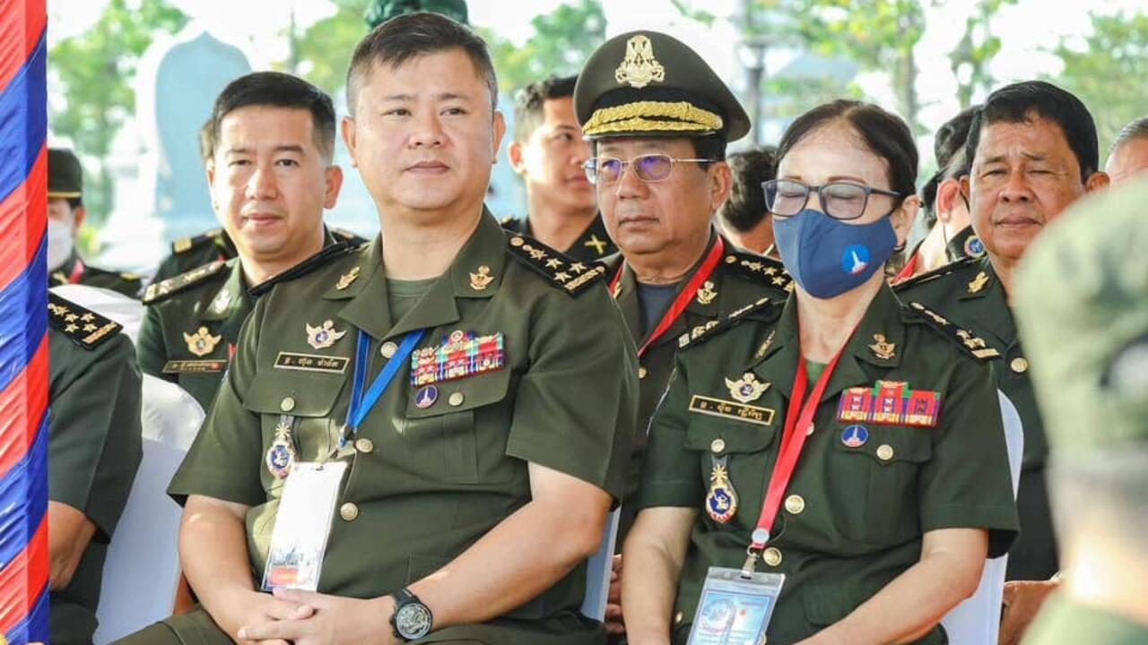 លោក ហ៊ុន ម៉ានិត ត្រូវបានតែងតាំងជាមេបញ្ជាការរងទ័ពជើងគោកខណៈលោក ហ៊ុន ម៉ាណែត ឡើងជានាយឧត្តមសេនីយ៍