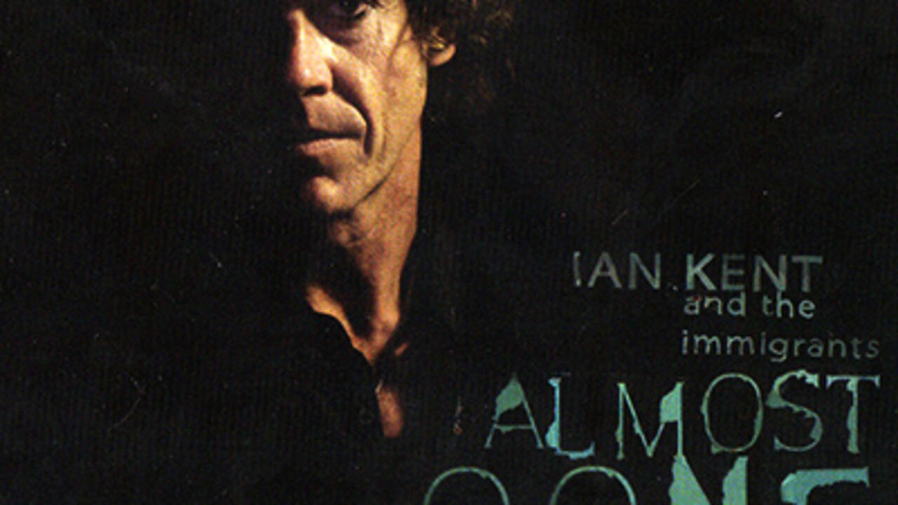 1. Ian Kent - Sur le pont des arts