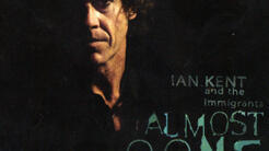 1. Ian Kent - Sur le pont des arts