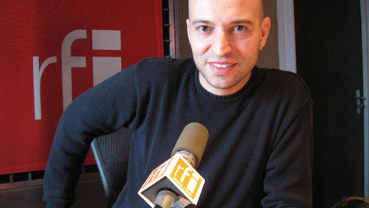 Robert Ferrer: Retrato íntimo del caos