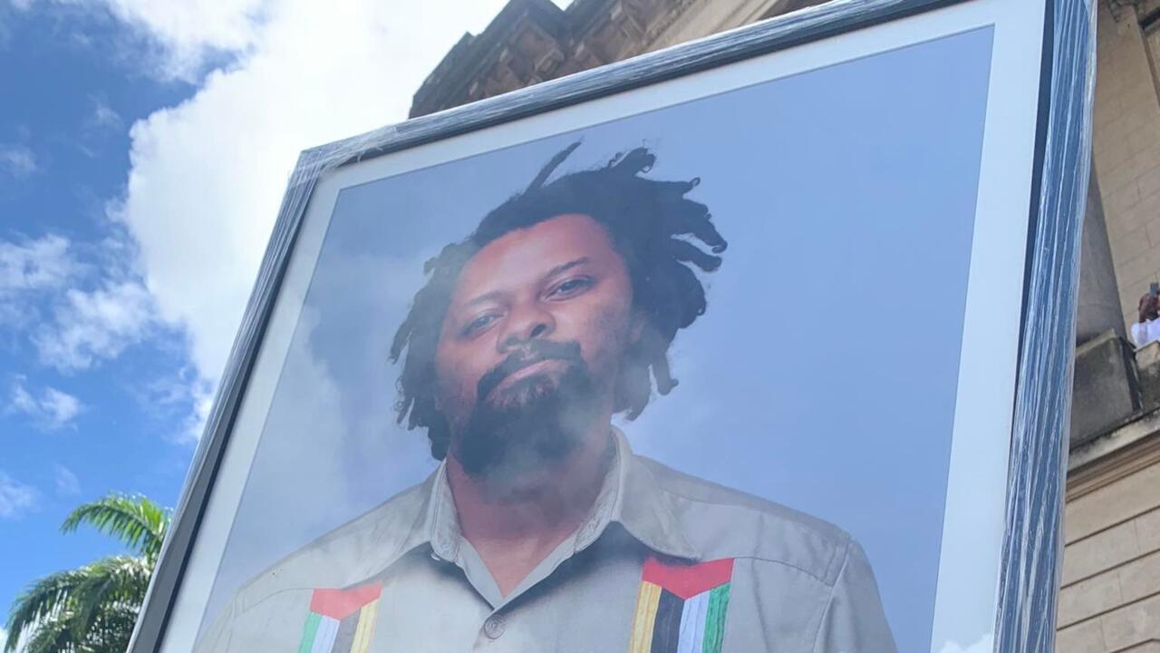 Milhares prestaram a última homenagem a Azagaia