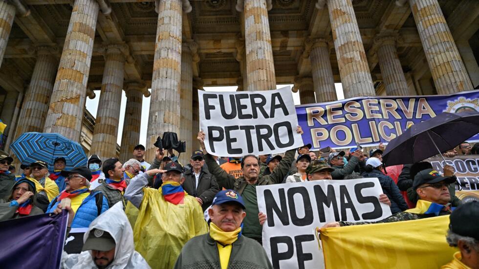 Colombie: des rassemblements pro et anti-gouvernement lors de la fête ...