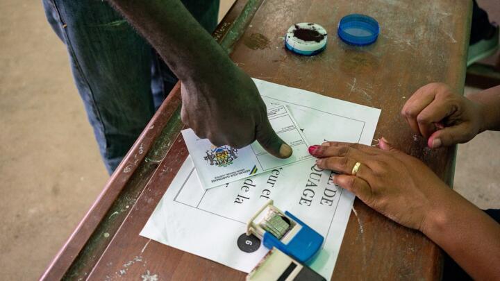 Who are the candidates in Gabon's post-coup presidential election?