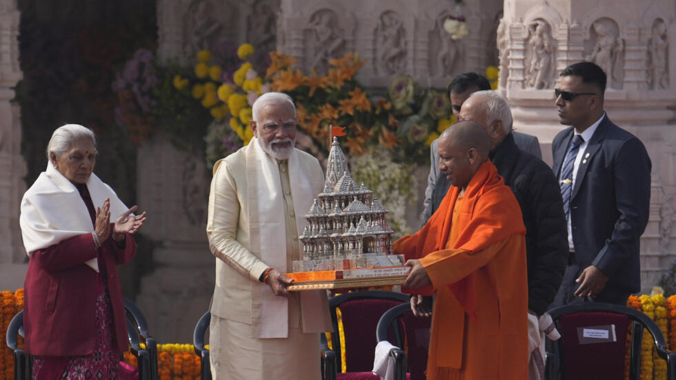 Inde: le Premier ministre Narendra Modi a inauguré le temple de Rama à ...