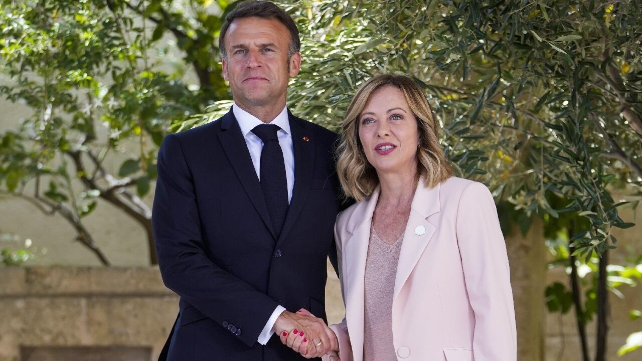 Emmanuel Macron en Italie pour tenter de réchauffer ses relations avec ...