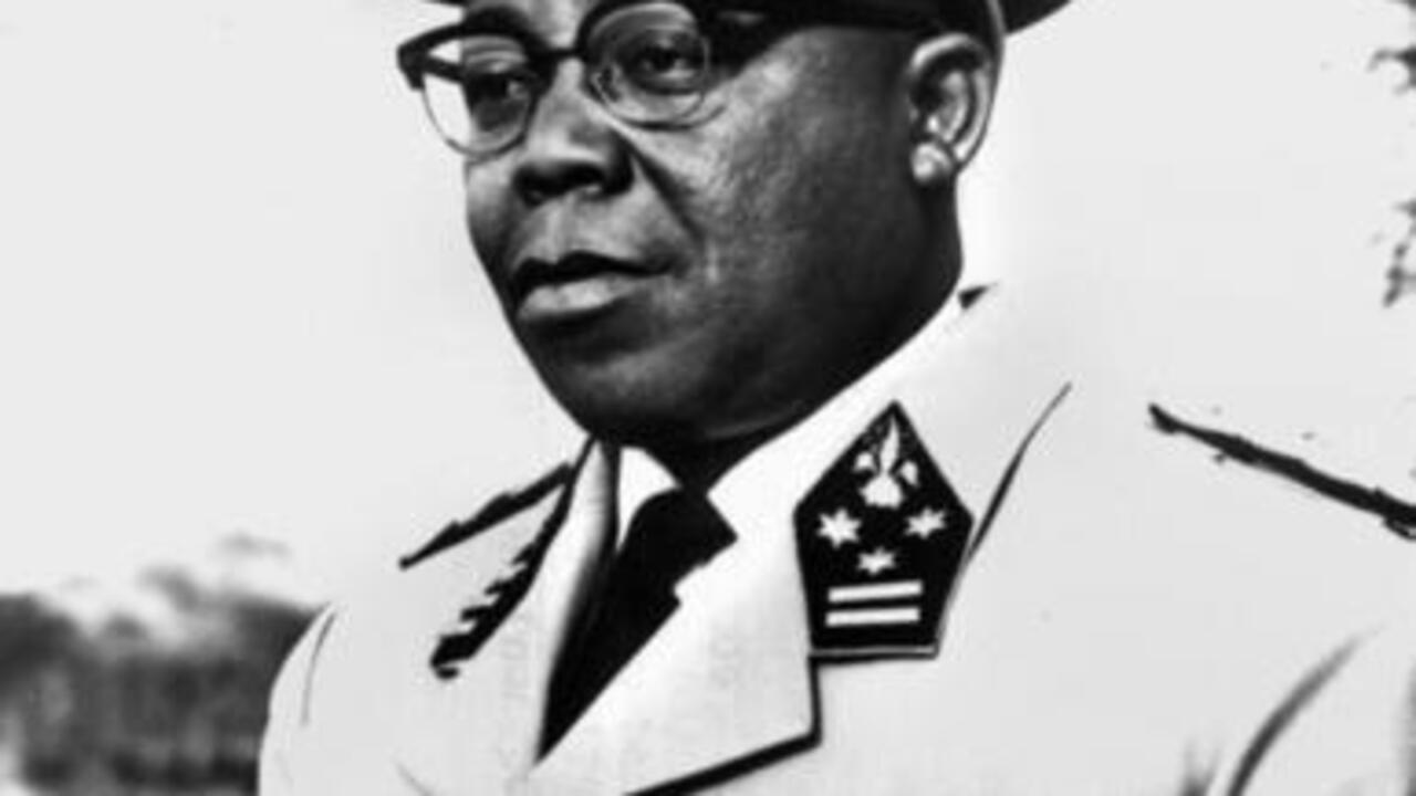 2. Portrait de Joseph Kasa-Vubu (6/10) - Archives d'Afrique