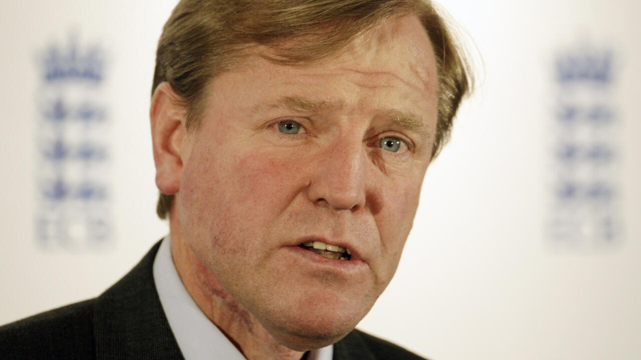 Former England cricket boss Morris dies aged 62